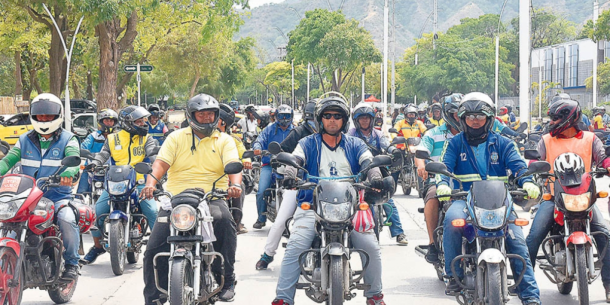 Motociclistas bloquean vías de Cartagena en protesta a las ...