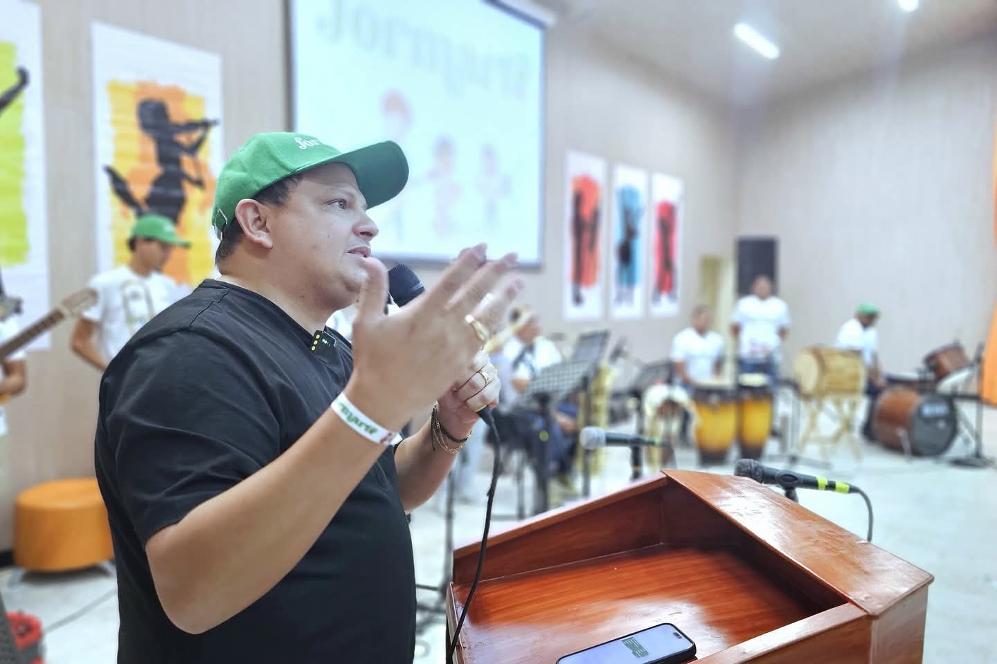 Becerril lanza su programa de formación musical y artística